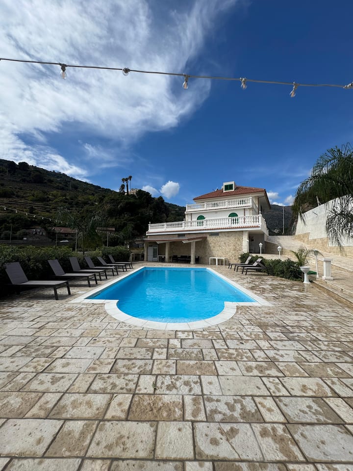 Villa Frank – Villa Privata Con Piscina - Nizza di Sicilia