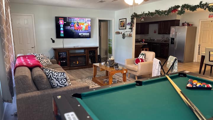 3br 2full Ba 6 Mins From Beach 2 Min From Walmart - Biloxi, MS