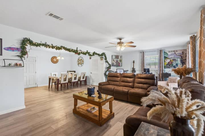 3br 2full Ba 6 Mins From Beach 2 Min From Walmart - 比洛克西