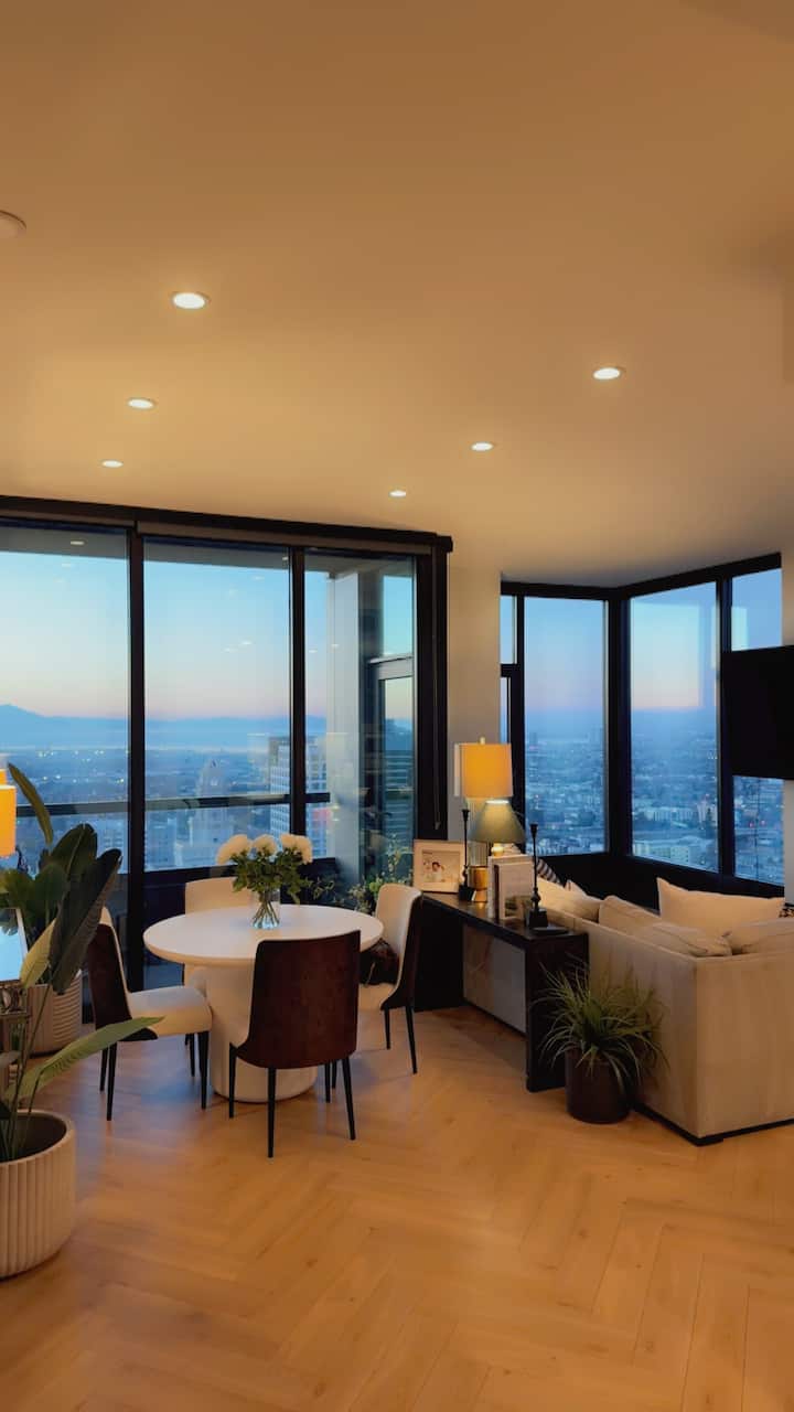 Super Views For The Super Cool - Oakland, CA