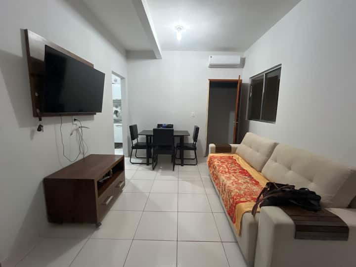 Casa Em Sobrado Contendo 2 Quartos Disponíveis. - Goiânia