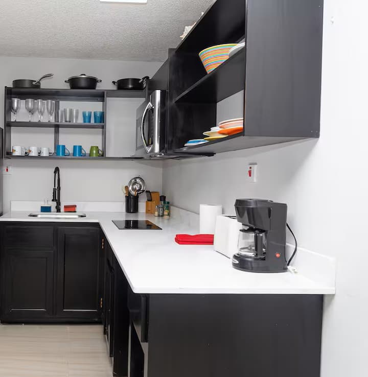 1 Min From Mbj|close To Beach&hipstrip|cozy Studio - Montego Bay