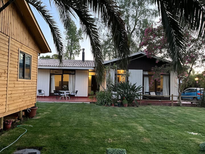 Cabaña Triple De Hostal La Casa Del Jardín - Colina