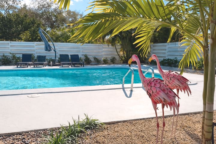 Sunny Florida Home With Pool & Private Guest Suite - Fort Myers, FL