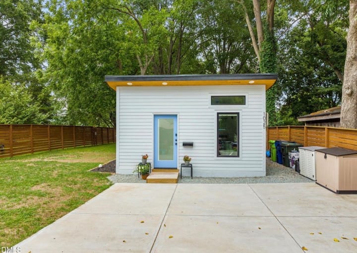 Irie Vibes Private Guest House | Downtown - Raleigh, NC