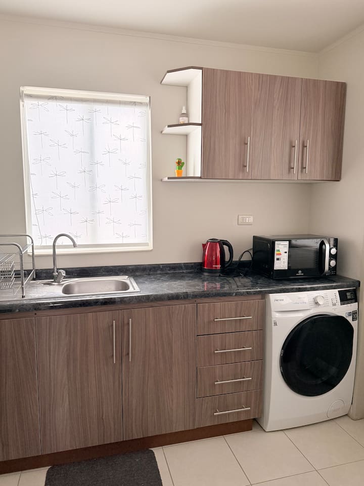 Independiente, Luminosa Y Completamente Equipada. - Punta Arenas