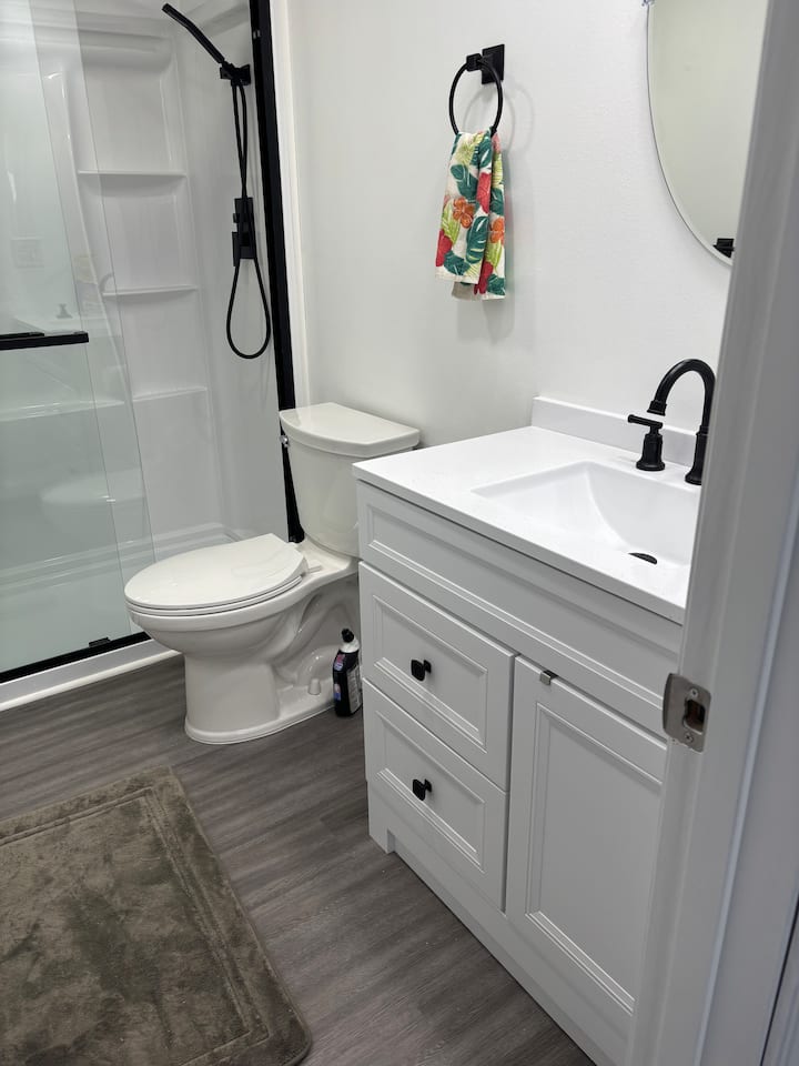 Beach Cottage Newly Renovated With Beach Access - Eden, NY
