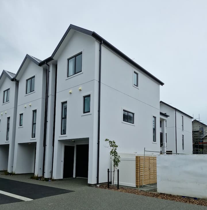 Modern Cbd Townhouse Close To New Stadium - Christchurch
