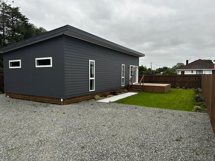 The Little House On Hislop - Geraldine