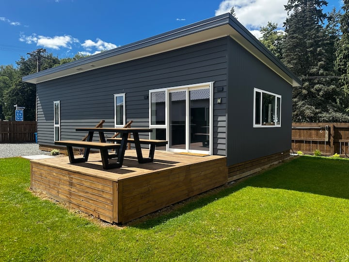 The Little House On Hislop - Geraldine