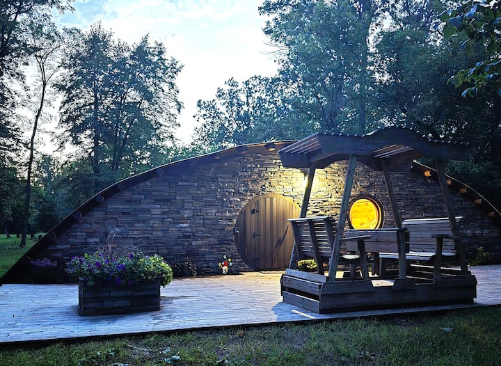 Adventure To The Hobbit Hideaway - Minnesota