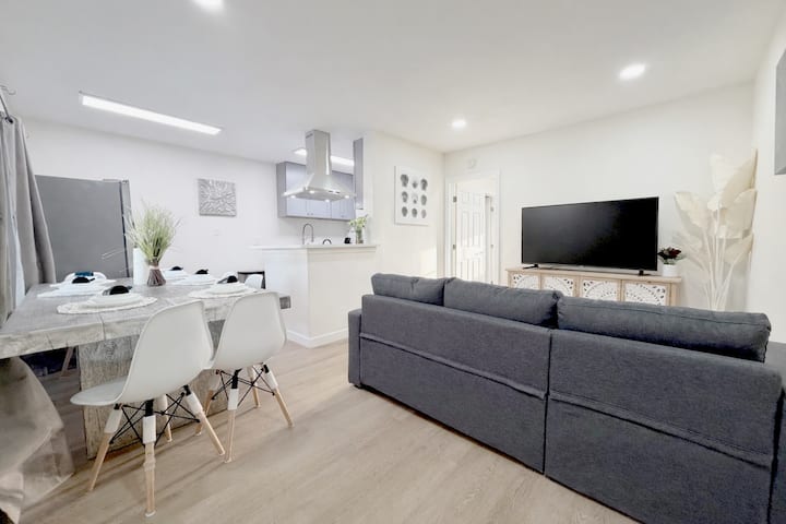 Sleep 5| 1 Bd 1ba Apartment| 15 Min To Disneyland - Splash Park, Stanton