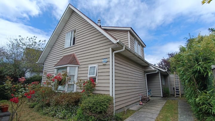 Casa Tranquila - Acogedora Casa Con Jardín - Puerto Varas
