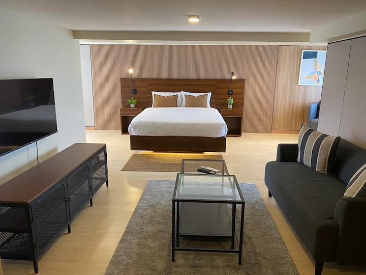 Two Bedroom Penthouse Bi-level Unit 3422 - Ortigas Center