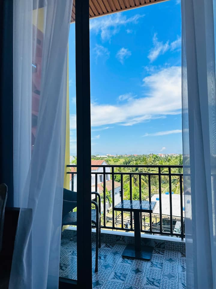 Cocohamlet Villa
Deluxe Room With King Size Bed - Hội An
