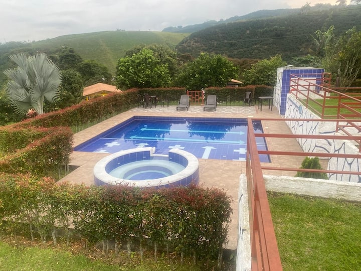 Finca Makeni, Espacio Amplio Y Tranquilo - Chinchiná