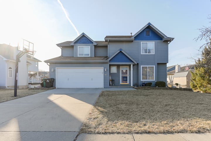 Heart & Homestay
 A Beautiful Home Away From Home. - Ankeny, IA