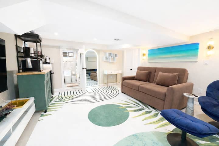 The Business Class Studio, Near Jfk & Ubs Arena - Long Beach, NY