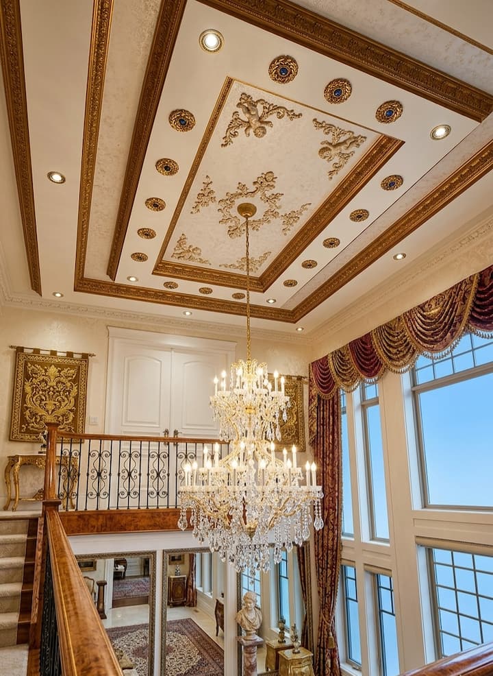 Whole Royal Floor@ Empress Palace, Surrey, 6 Suite - Surrey
