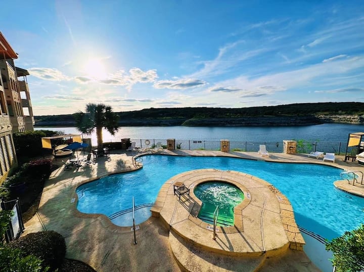 Island Escape|sunsets|hottub| Lake|free Parking - Lago Vista, TX