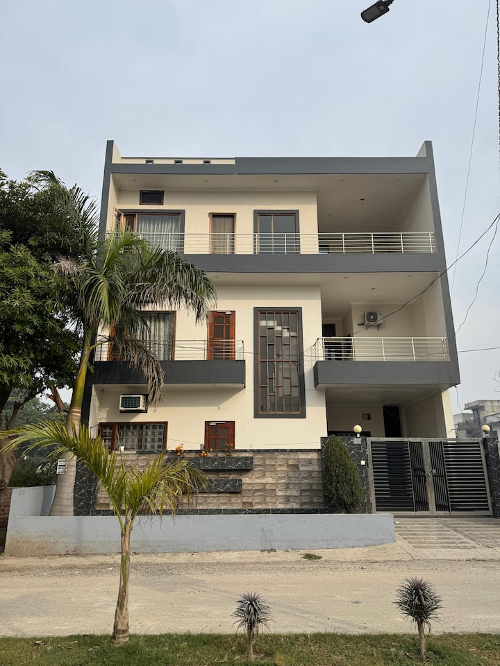 Garden Inn Homestay - Amritsar