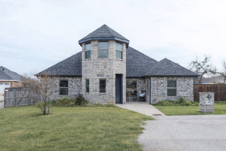 Stone Tower Venture. Near Acu. - Carousel, Abilene