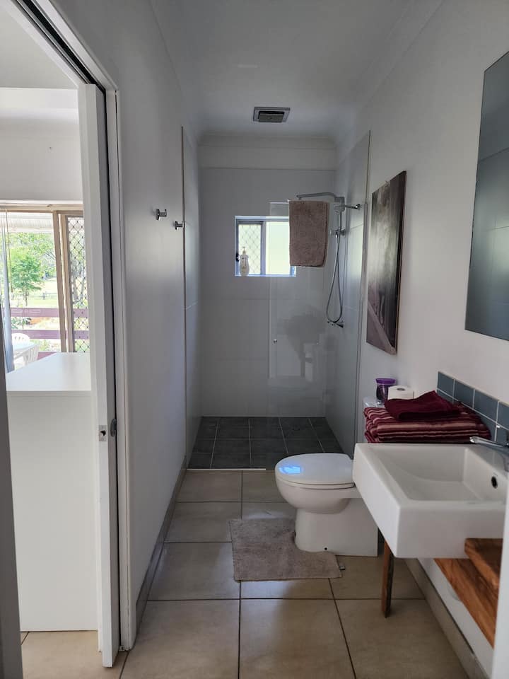 Fully Self-contained Apartment In South Brisbane - Logan City