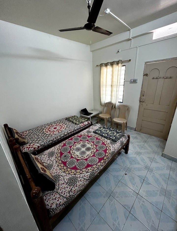 Kamat Homes | Peaceful 2-sharing Private Room - Dandeli