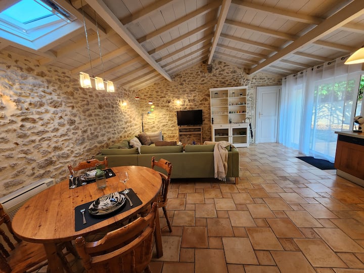 Charmante Petite Maison T3 - 77m²  Avec Jardin - Blaye