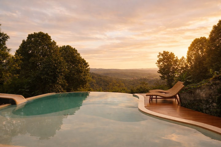 Next To Waterfalls | Pool, Sauna, Gym - Munduk