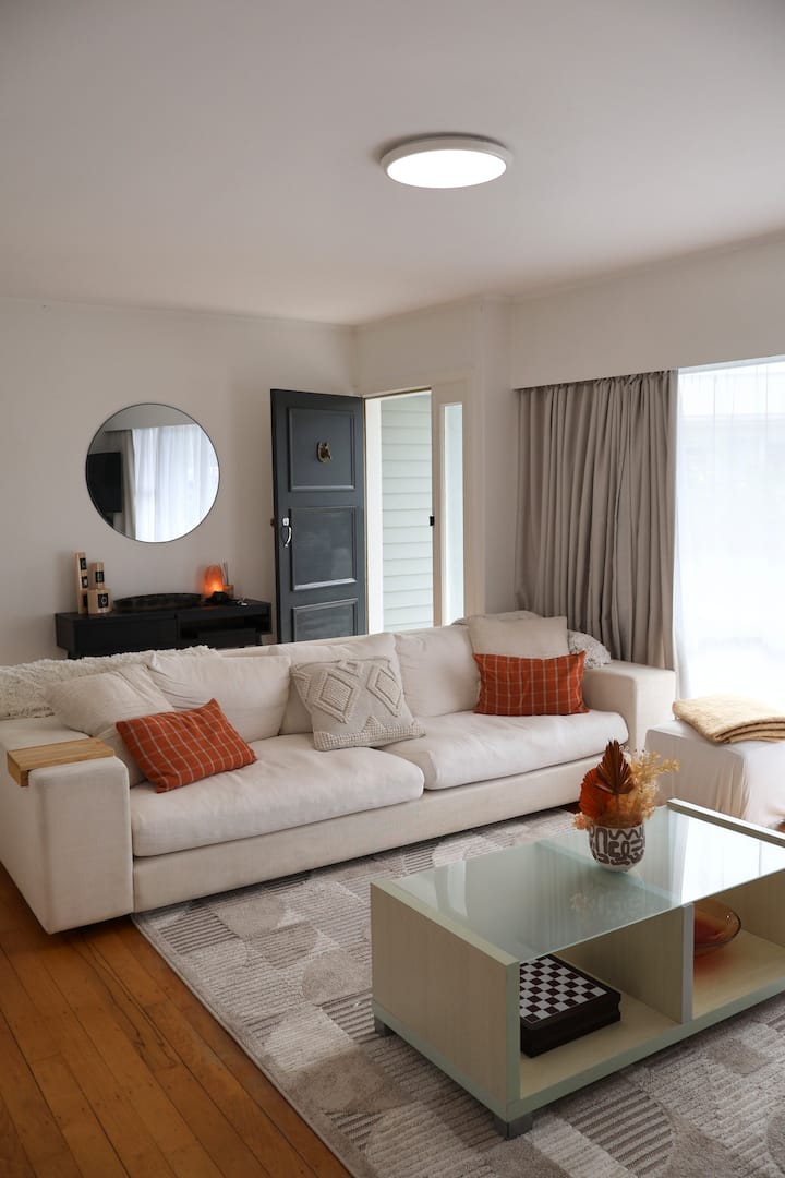 3 Bedroom | Central Taupō Home | Pet Friendly | - Taupo