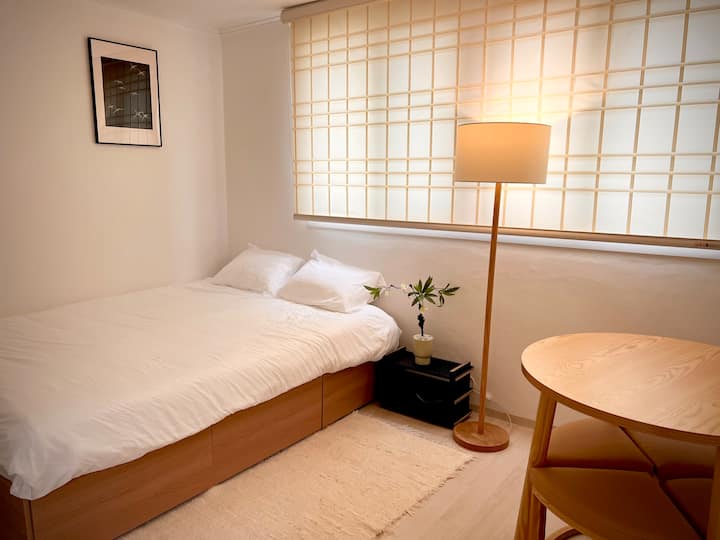 2.홍대/한강/합정/신촌 최대 6인 / Kpop / 더현대서울 - Corée du Sud