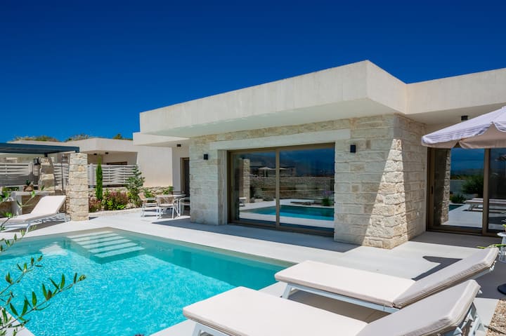 Dreamy, Brand New Villa, Excellent Location - Grèce