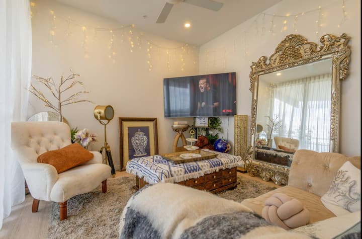 Boutique West Village Apartment | Prime West End - Brisbane