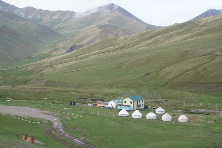 Rafael's Yurt Camp - Tash Rabat - Kirguistán