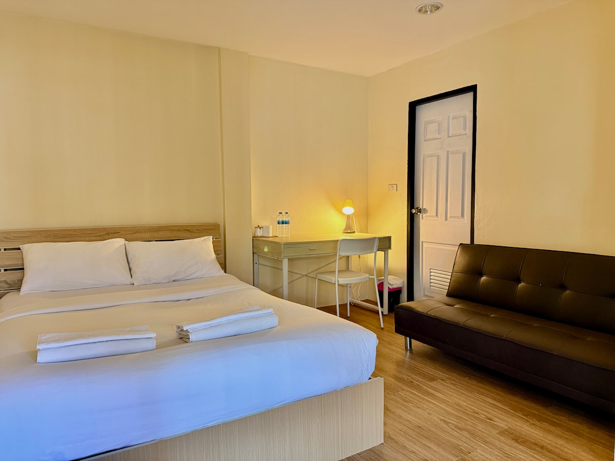 A 5 minutos del aeropuerto. Sencillo y limpio 2 camas - Casas de ...