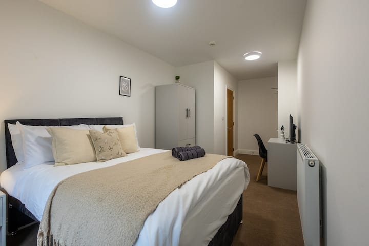 Chic Luxury En Suite Room With Shared Kitchen - Derby