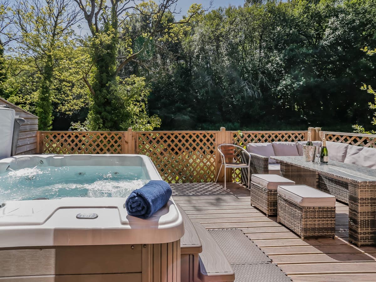 Waterside Lodge 2 - Cabins for Rent in Elland, England, United Kingdom ...