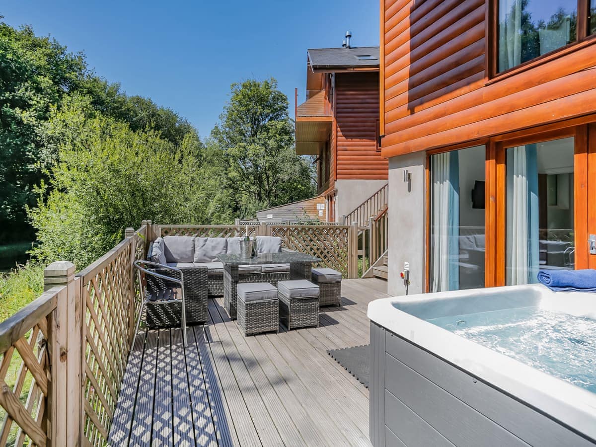 Waterside Lodge 2 - Cabins for Rent in Elland, England, United Kingdom ...