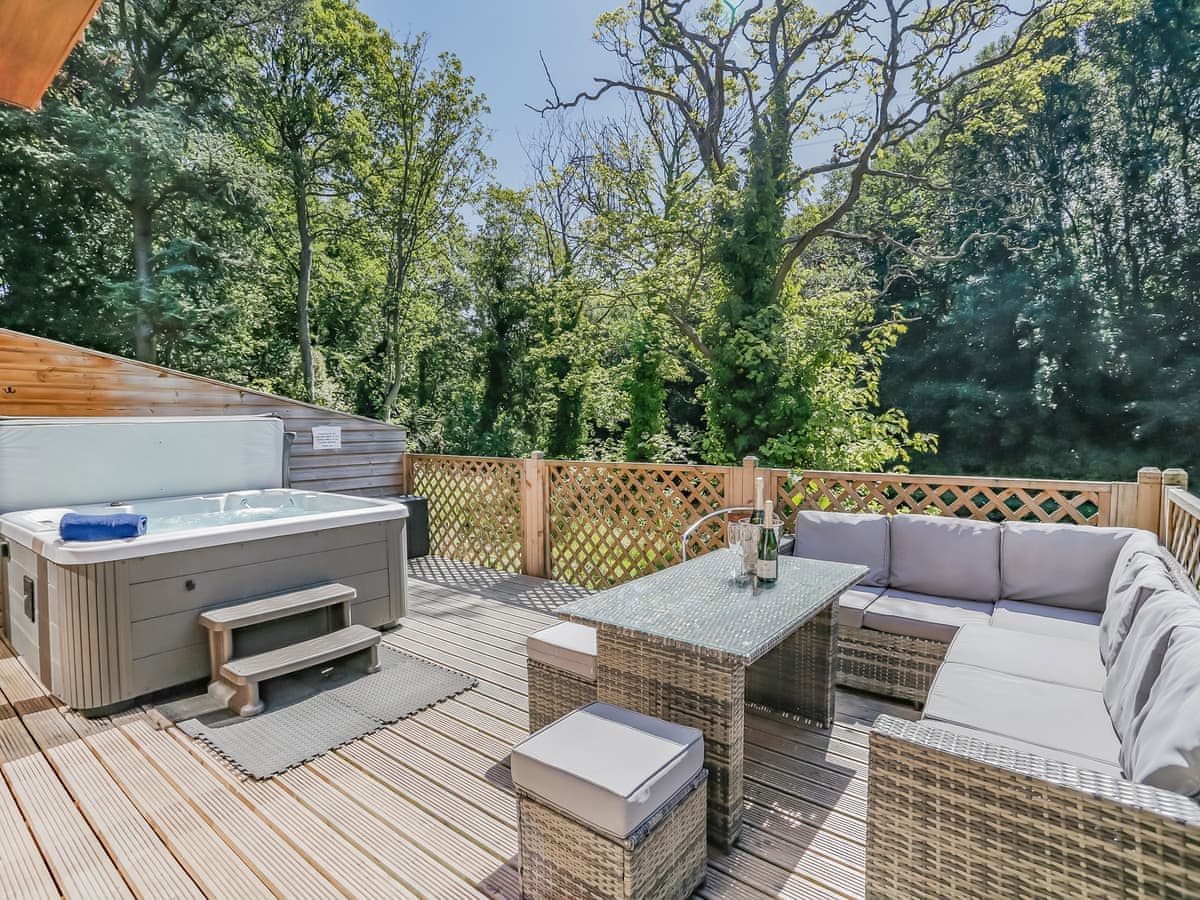Waterside Lodge 2 - Cabins for Rent in Elland, England, United Kingdom ...