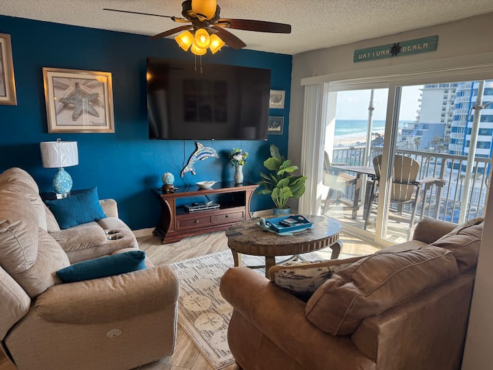 Beachy Oceanside 2-bedroom With Great Ocean Views - Daytona Beach, FL