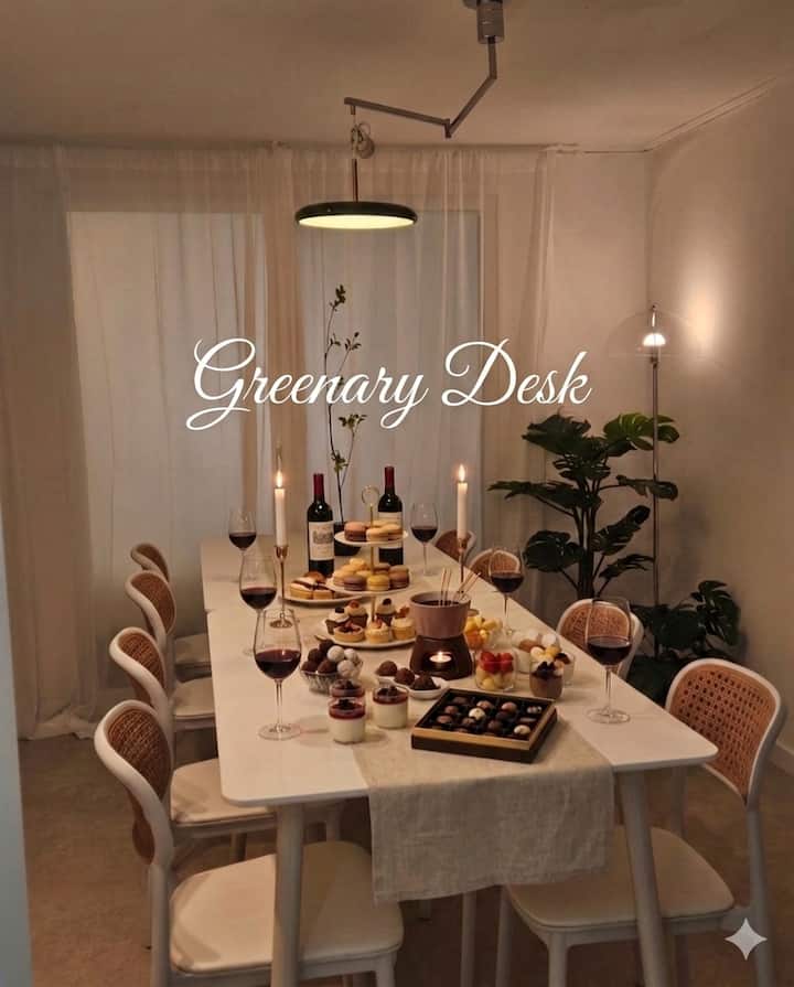 [오픈특가] 송정역 공항 근접｜퀸침대4｜최대9인｜초록 책상이 있는 도심 속 작업실 - Gwangju