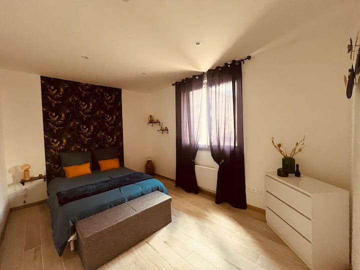 Harmonia : Grand P4 Lumineux, Parking Privé - Nîmes