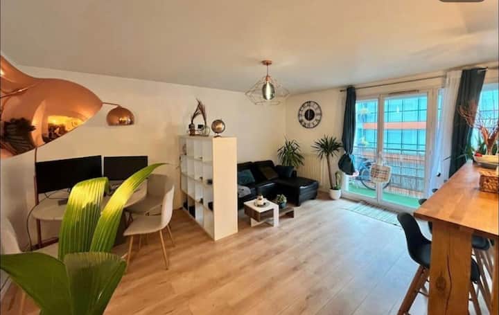 Spacieux Et Familiale - à 30 Secondes Du Métro 14 - Aubervilliers