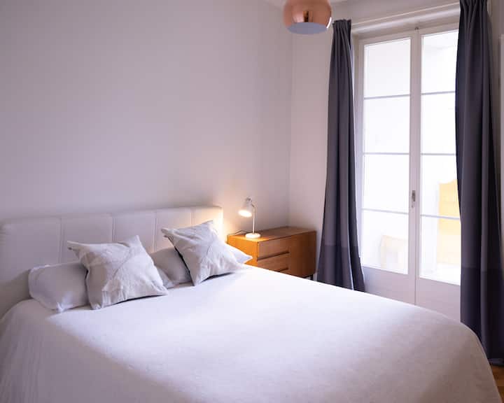 Elegant Flat With Balcony & Green Courtyard - Basilea