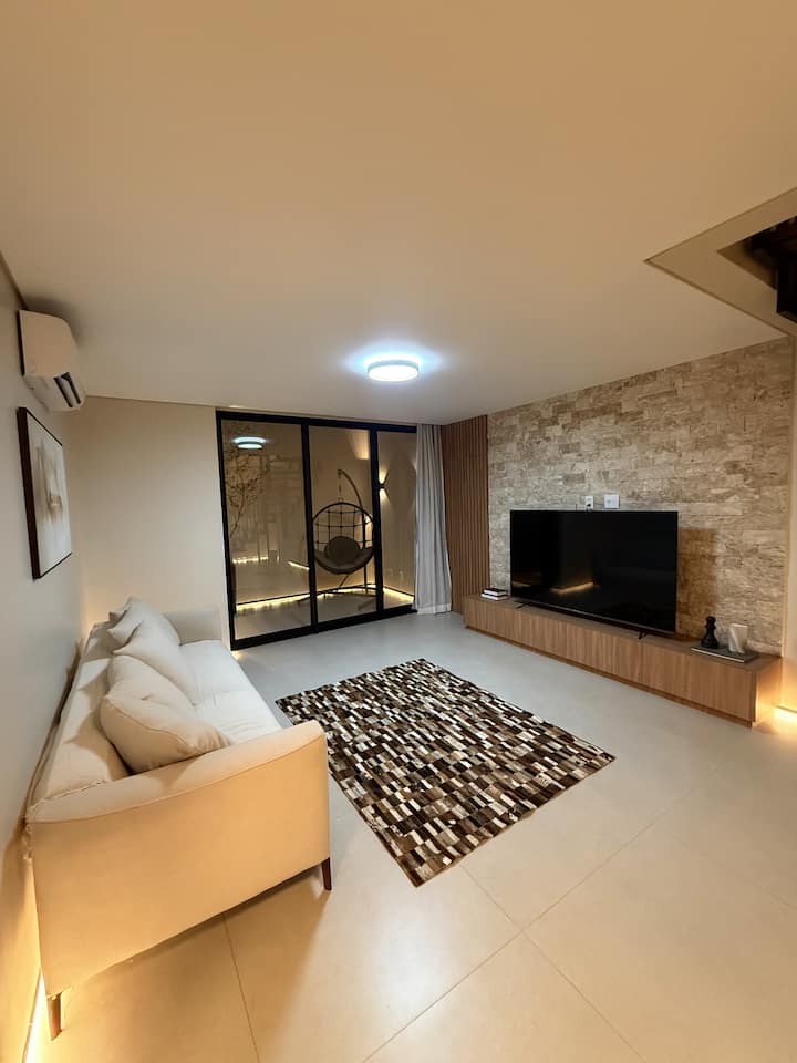 Casa Nova Ampla • 3 Suítes E 1 Quarto - Toledo