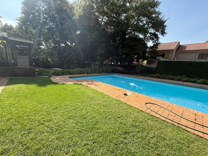 The Village Hideaway - Waterkloof (Maxi Unit) - Pretoria