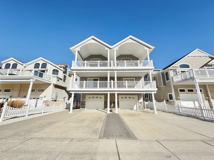 Lovely 4br/3.5ba Home With Elevator & A/c In Sic - Sea Isle City, NJ