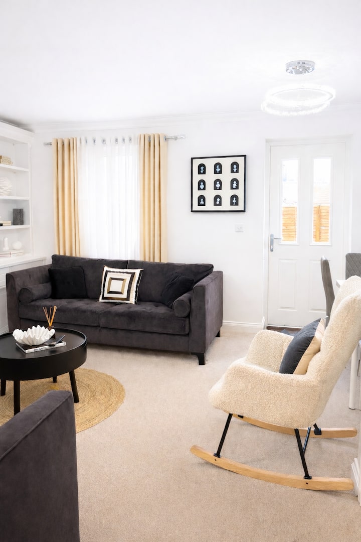 Luxury-style 3br Home•garden + 2 Parking•cambridge - Ely