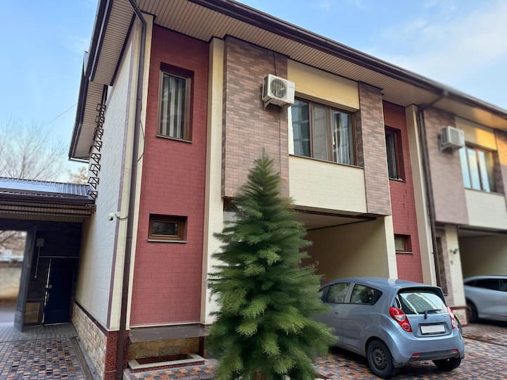 Modern & Relaxing Retreat: Prime Location, Parking - Tashkent